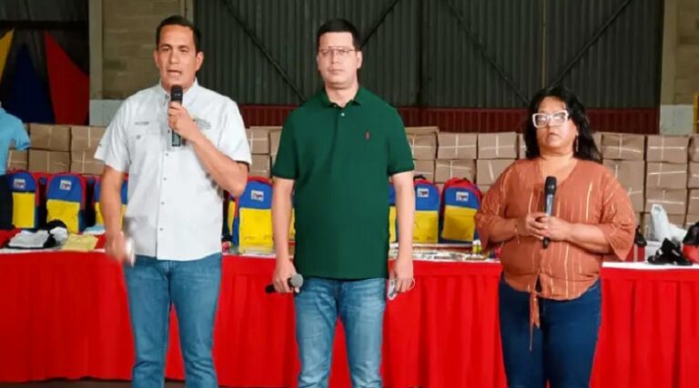 Inició distribución de uniformes y útiles escolares - La Prensa de Monagas