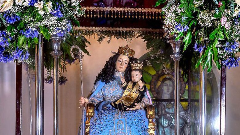 Fieles se congregan en Santa Rosa para acompañar a la Divina Pastora en ...