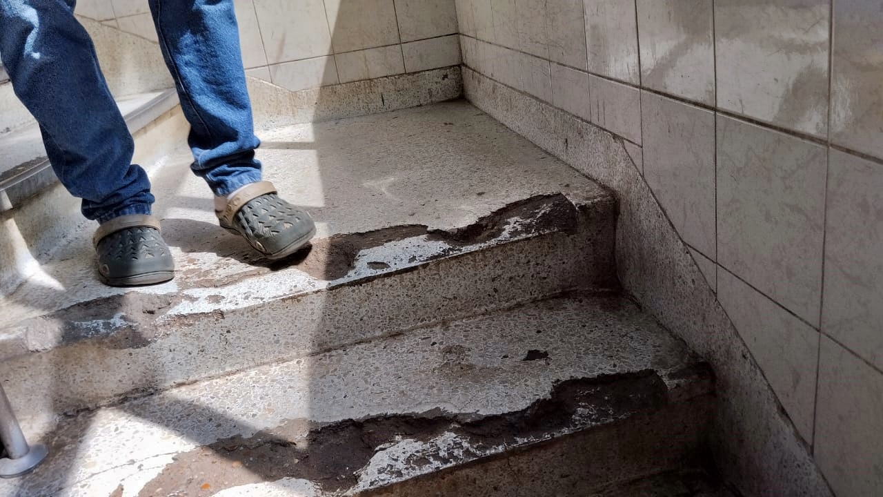 Escaleras del Humnt cada vez en mayor franco deterioro