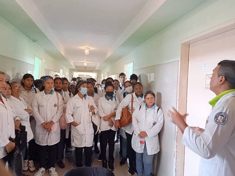 Estudiantes de enfermería de la Ludovico Silva inician prácticas en el ...