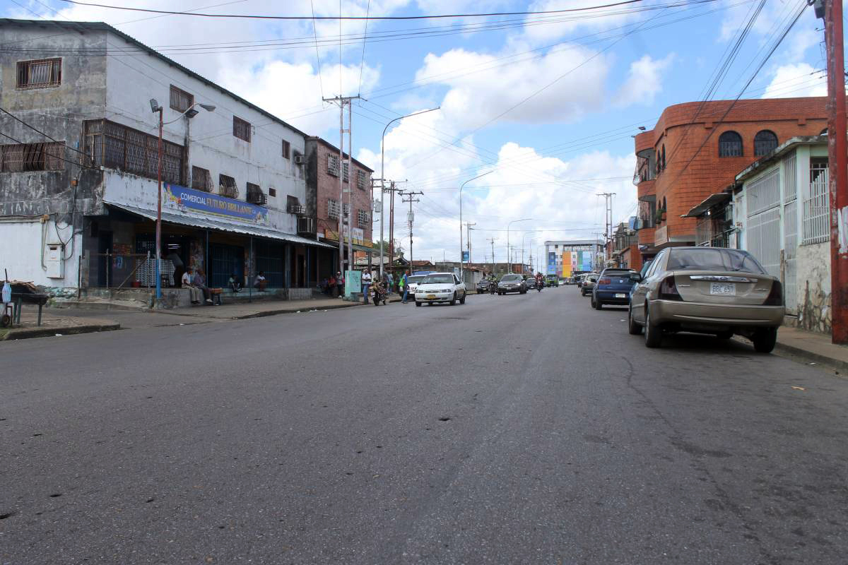 Piden reductores de velocidad en la principal de Los Guaritos para ...