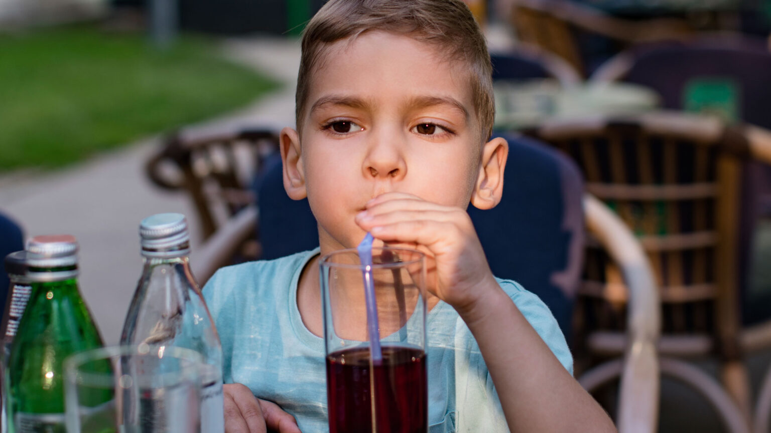 Consumo de refrescos y jugos en la infancia eleva un 52% el riesgo de ...