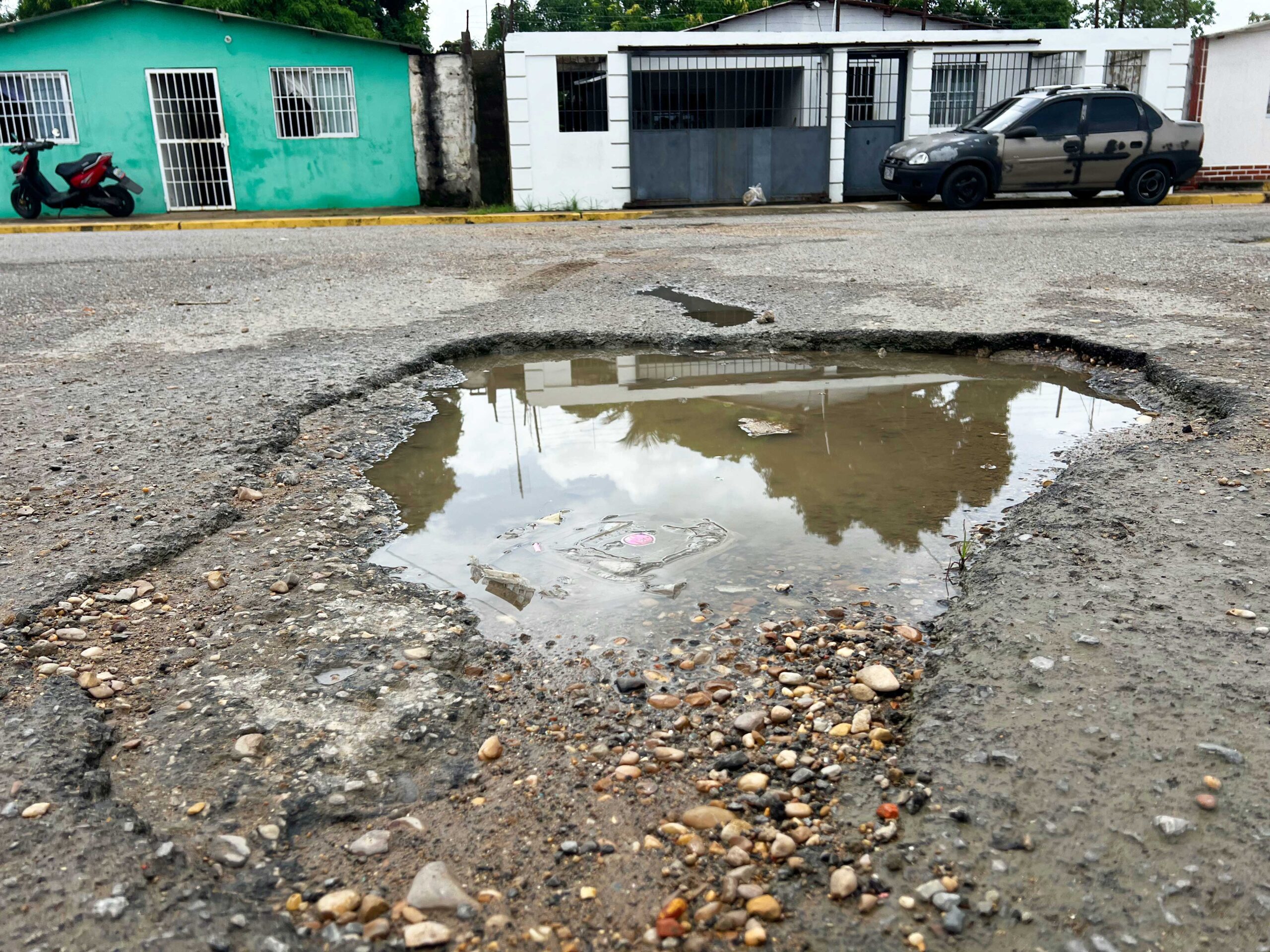 ‎Vecinos del sector Brisas del Morichal claman asfaltado